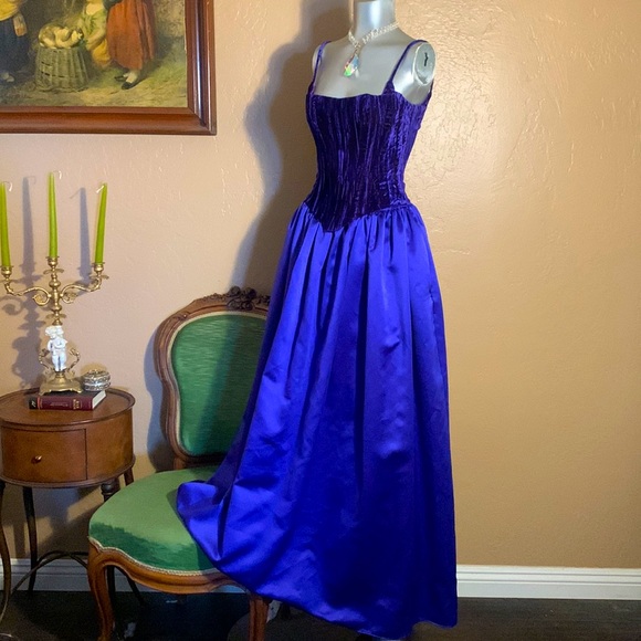 Cache | Dresses | Vintage Cache Velvet Gown Sz 4 | Poshmark